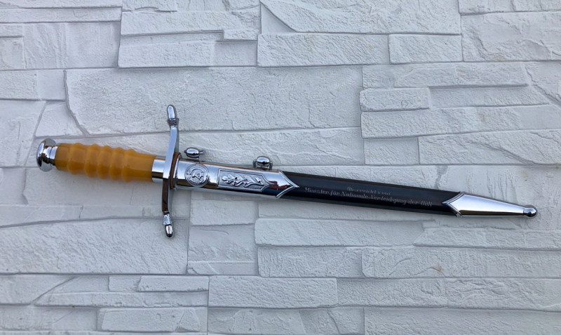 DDR NVA Ehrendolch mit Gravur auf Hülse Offizier Geschenkdolch - eGun