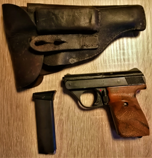 AUTOMATISCHE SELBSTLADEPISTOLE ME 8 COMBAT - eGun